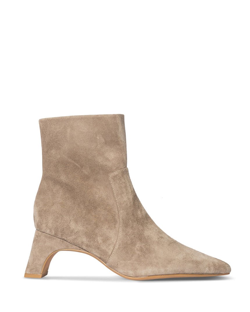Zoe Kratzmann Duel Boot Mousse
